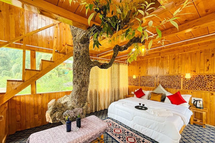 Charming Treehouse With Valley View In Jibhi - Himachal Pradesh