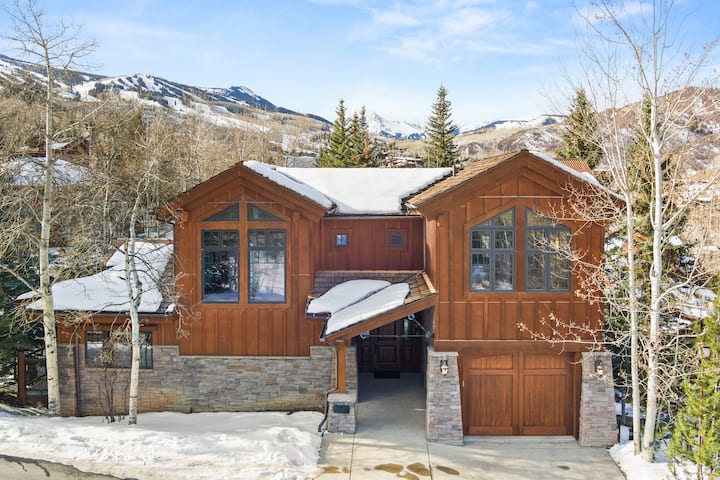 Impeccably Finished Ridge Home - Aspen, CO