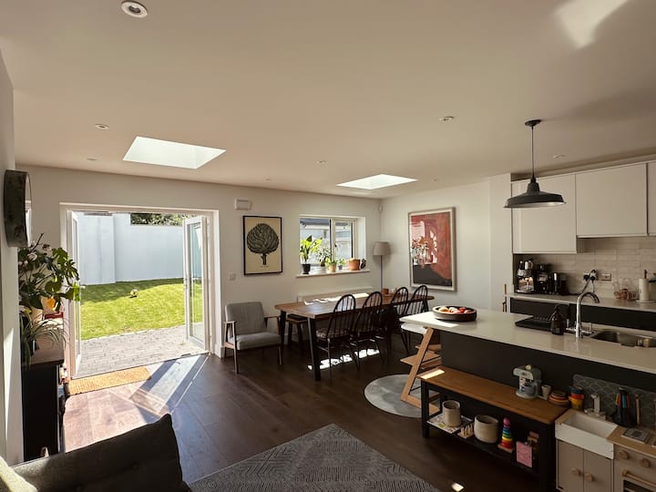 Modern Coastal Family Home - Greystones