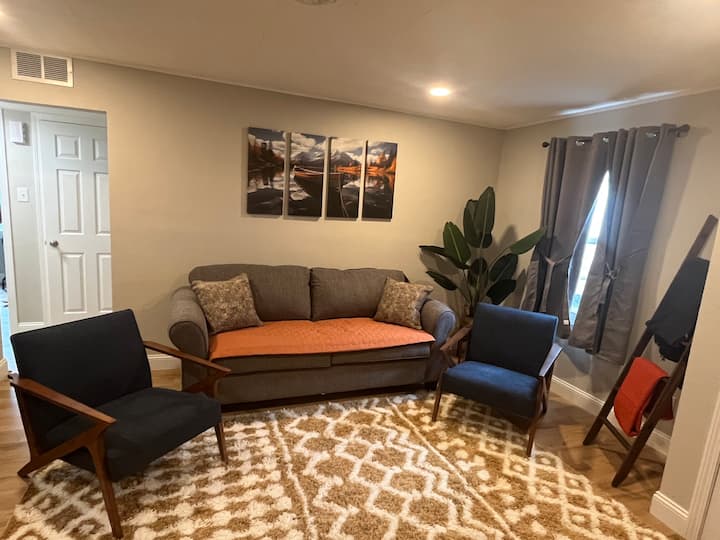 Home Near Fairgrounds & Hospital - Springfield, IL