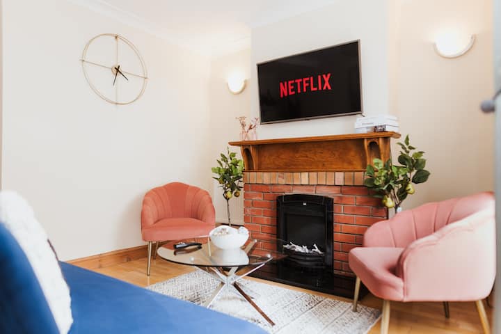 Stunning House In Heart Of Historic Lincoln - 링컨