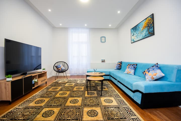 Next To The Presidents Office Place - Sarajevo