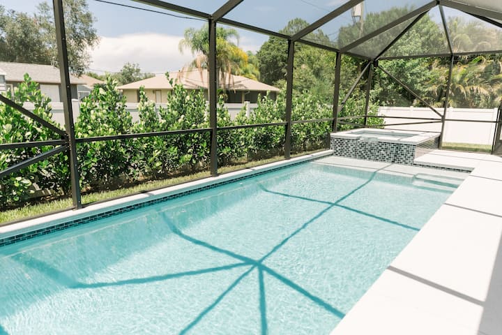 The Jamaica Oasis 4/2 With Heated Pool & Hot Tub - Sebastian, FL
