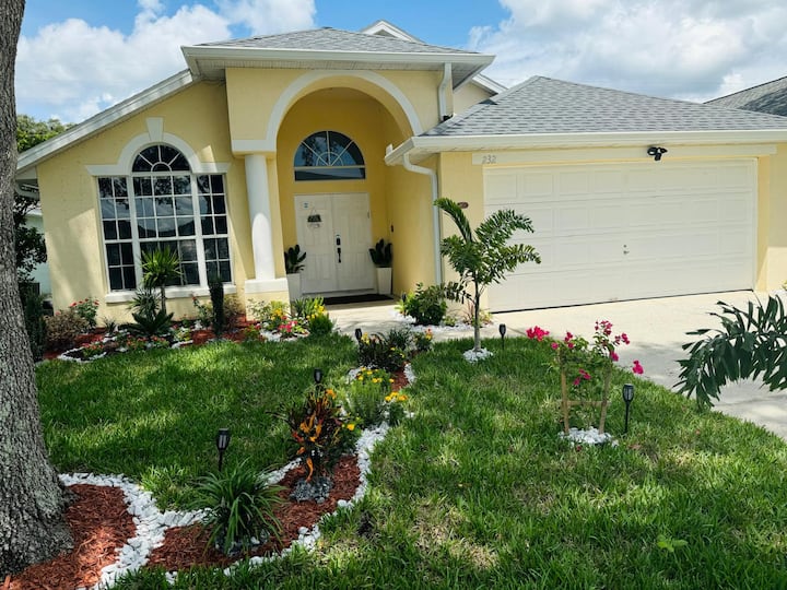 Cozy Kissimmee House Near Disney - Kissimmee, FL