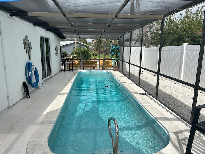 Cozy On The Canal - Port Charlotte, FL