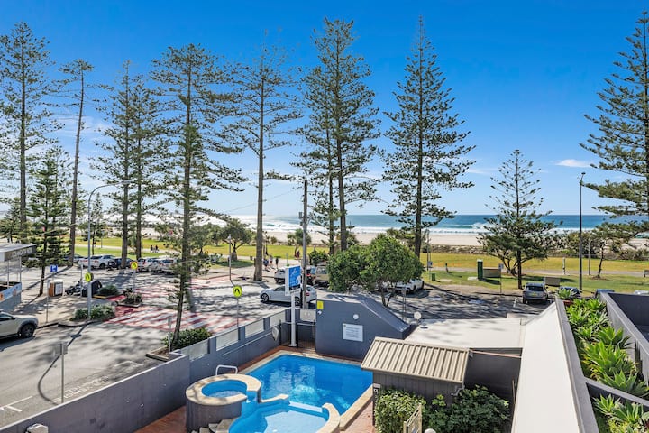Beachfront Beauty - Cooly - Coolangatta