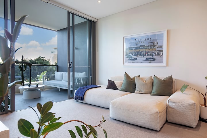 Urban Lushscape: Riverside Retreat In Newstead - Brisbane