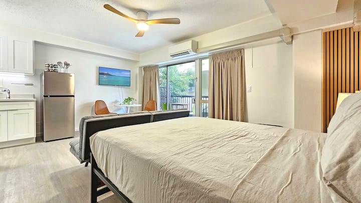 2412 Pe St 203 Queen Bed, Futon, Kitchen, Lanai - Hawaii