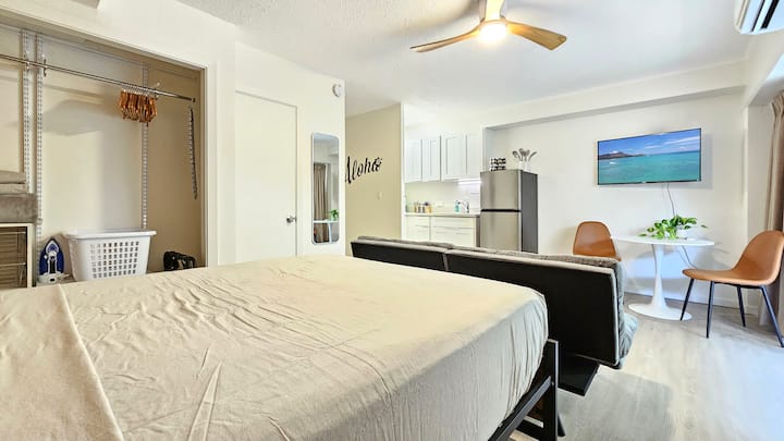 2412 Pe St 203 Queen Bed, Futon, Kitchen, Lanai - Honolulu, HI