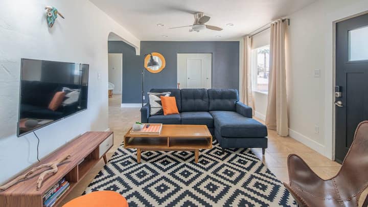 Large And Luxurious House In Central Phoenix! - Phoenix