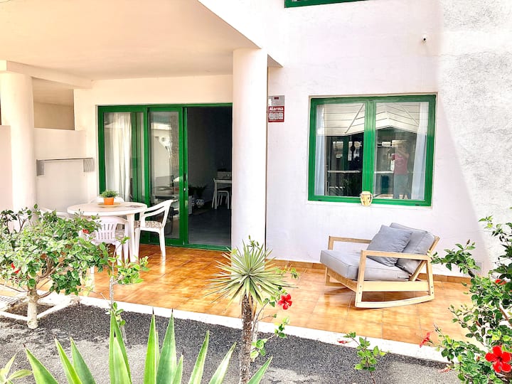 Central Groundfloor With Sunny Pool, By The Beach - Costa Teguise