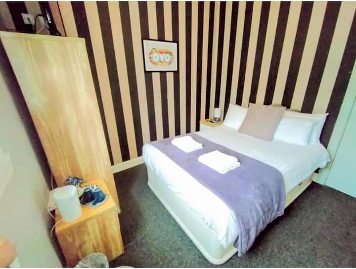 Oyo Gin House Hotelcompact Double Room - Gourock