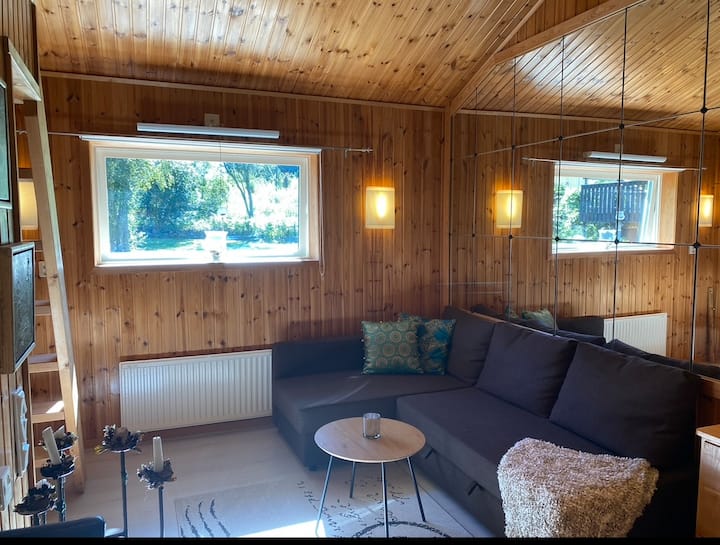 Stuga Nära Hav & Sjö - Henån