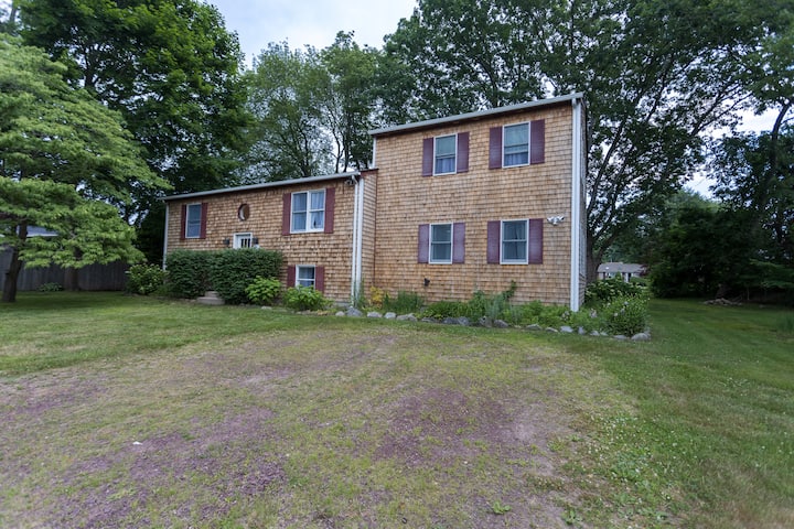 Fantastic Summer Beach House - Narragansett, RI