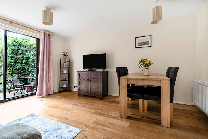 Charming 2-bed Home With Parking - Oxford
