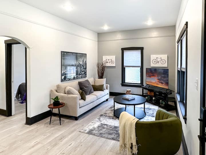 Renovated House W/ Modern Style - Sioux Falls, SD