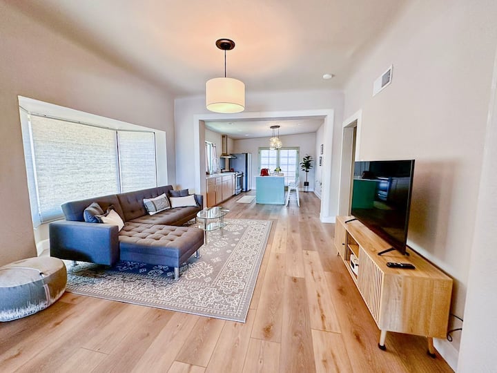 Vintage Charm Modern Comfort - El Paso, TX
