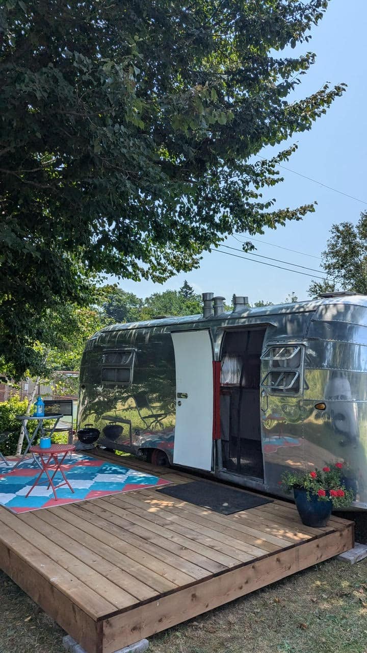 Stay In A 1951 Vintage Avion! - Meet Kali - 哈利法克斯