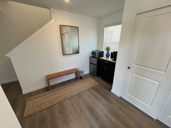 Spacious, New, Modern 2/2 Quiet Unit - Golden, CO