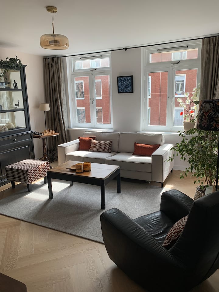 Modernly Renovated Apartment - Amsterdam