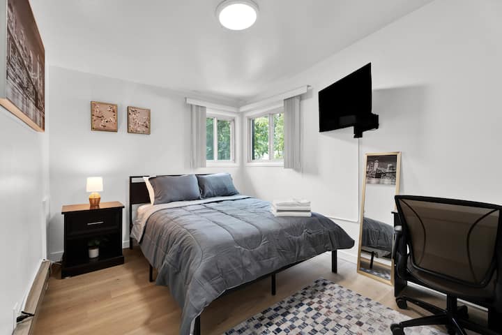 Chic Urban Stay Steps To Downtown Royal Oak - Bloomfield Hills, MI