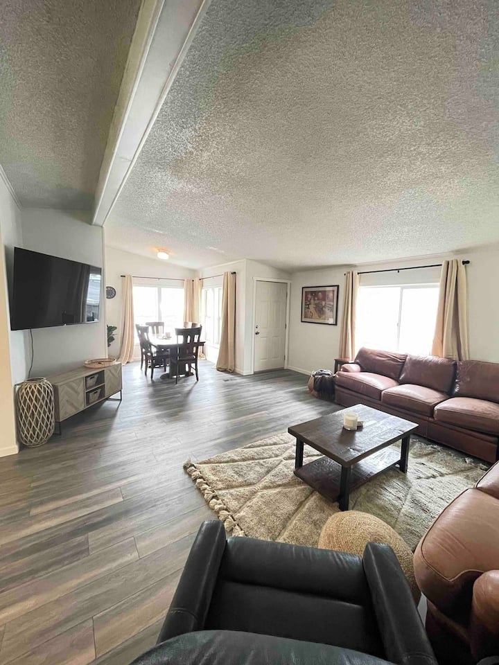Sunland Estates Getaway - Ginkgo Petrified Forest State Park, Vantage