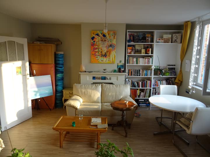 Artistic And Cosy Haven - Forest
