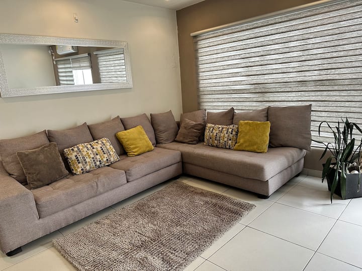 Moderna Residencia En Zona Norte De Saltillo - Saltillo