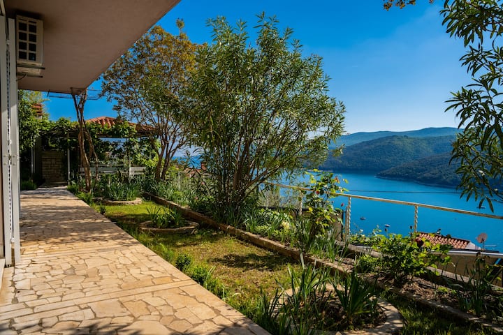 Pretty 2bdr Apartment W/ Terrace With 2 Bathrooms - Rabac