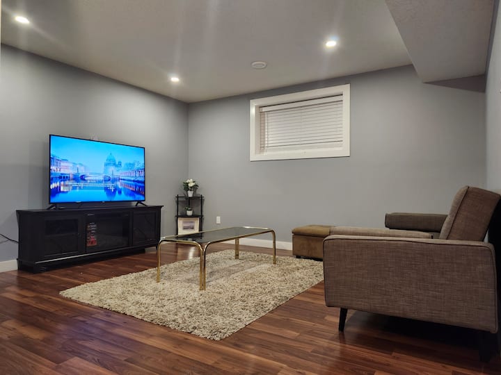 Cozy Basement Apartment+private Entrance+laundry! - Regina