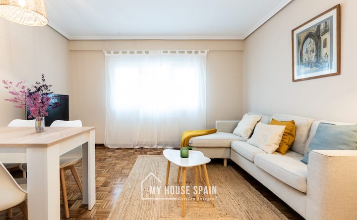 Myhousespain - Amplio Y Céntrico Piso En Oviedo - Oviedo