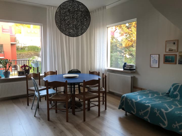 Cosy, Warm Apartment With A View - Island