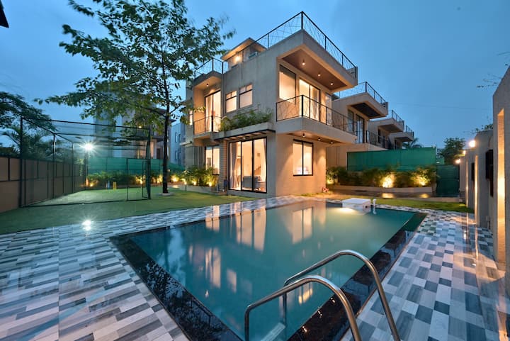 Tara Scenic Meadows W/private Pool & Cricket Turf - Lonavla