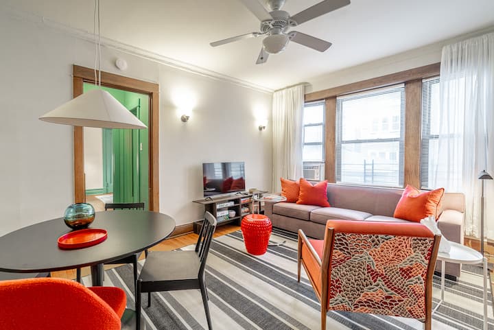 The Codfather  Vintage 2br Near Wrigley - Chicago, IL
