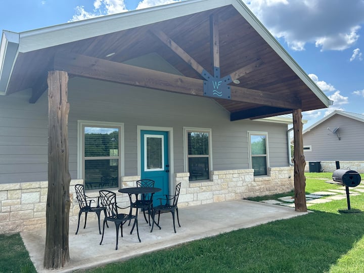 2 Bed 2 Bath Cabin In Leakey Tx - Leakey, TX