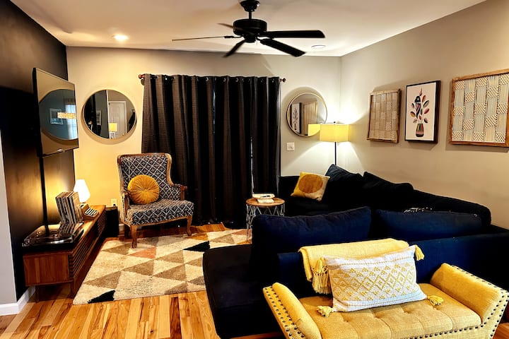 Boho Garden Cottage - 3 Bed/3 Bath For 6-downtown - Ann Arbor, MI