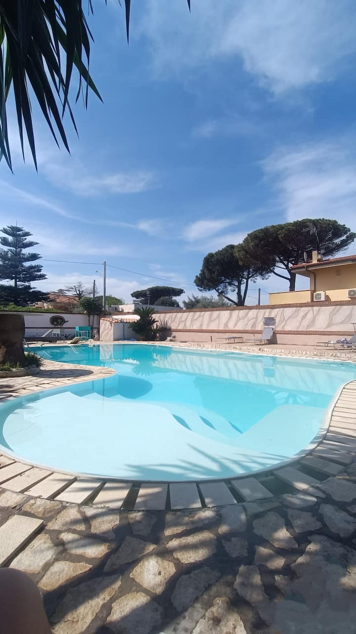 Villa Con Piscina - Anzio