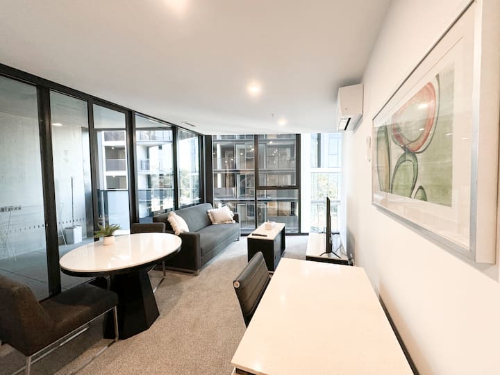 Central Located 1bedroom Apartment In Woden Act - Canberra