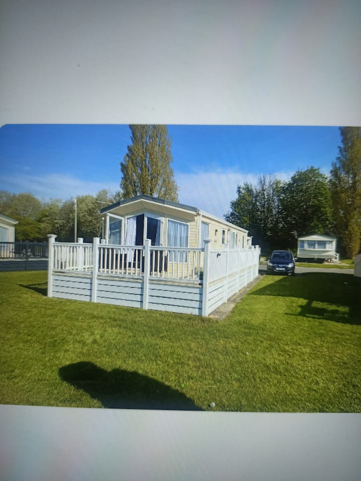 6 Berth Caravan - South Cerney