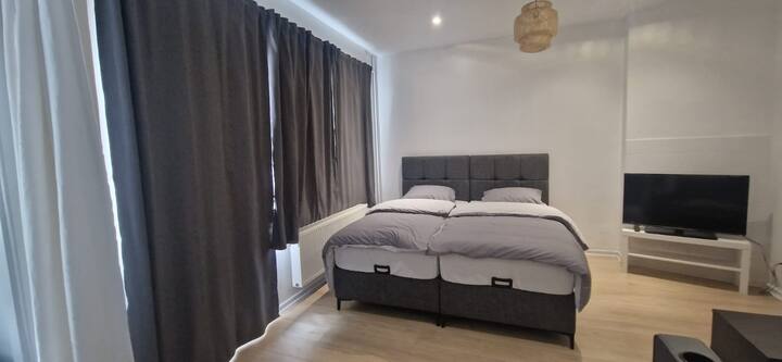 Studio With Private Garden. - Sint-Pieters-Leeuw