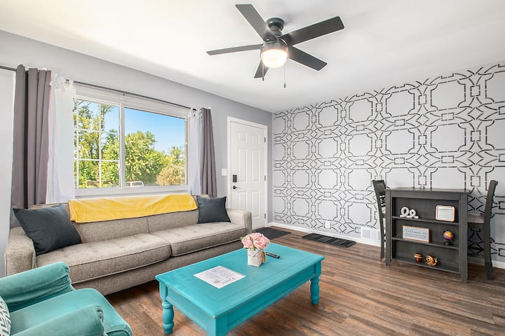 Central Omaha Home- Perfect For Business Travelers - Omaha, NE