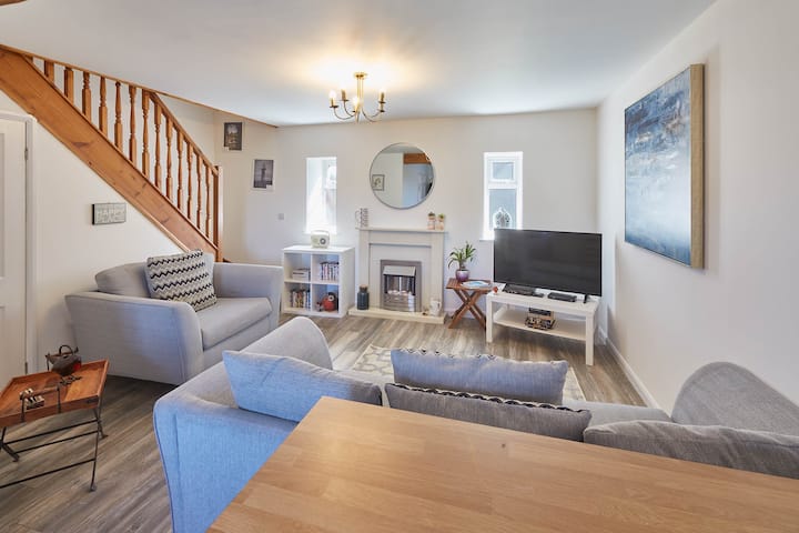 Robin's Den - Whitby