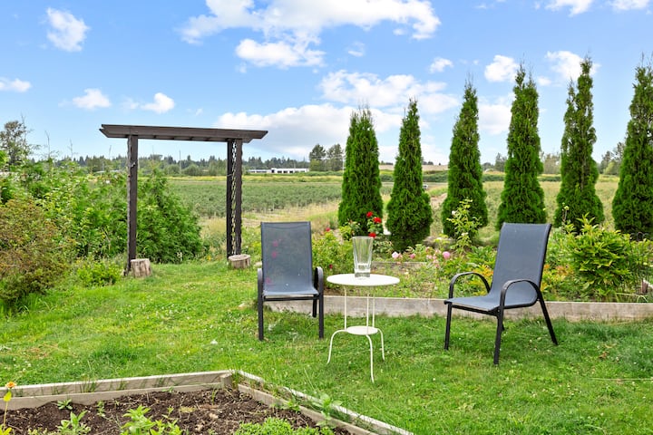 Private Farm Suite In City | Sleep 4 With A/c - Surrey