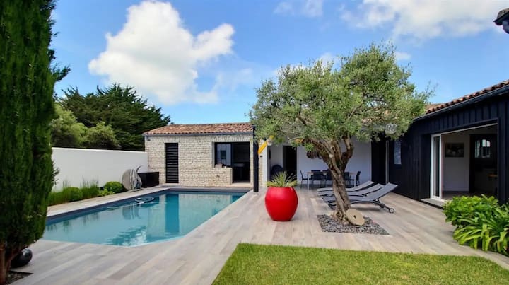 Belle Propriété De 180m2 : 5 Chambres, Piscine&spa - Île de Ré