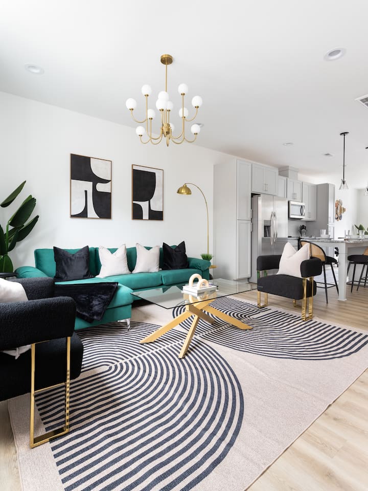 Modern Upscale 4br In Raleigh! - Raleigh, NC