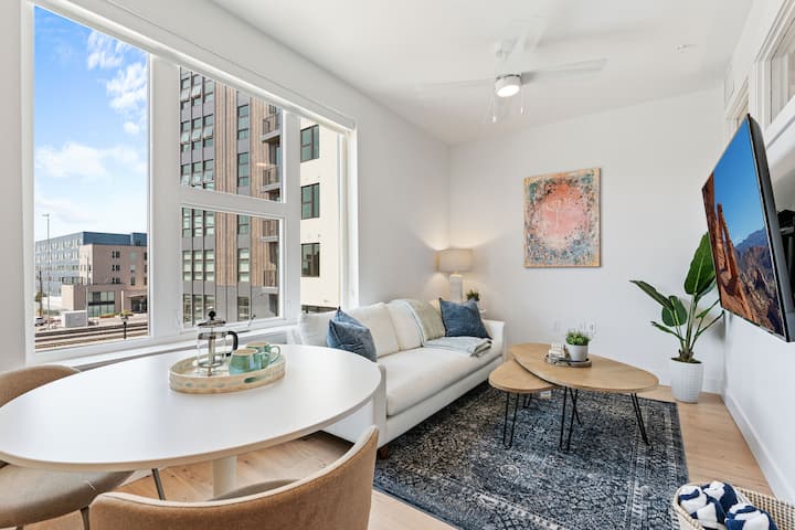 Downtown Luxury 1bd- Pool/spa/bowl/golf/gym/parkng - Salt Lake City, UT