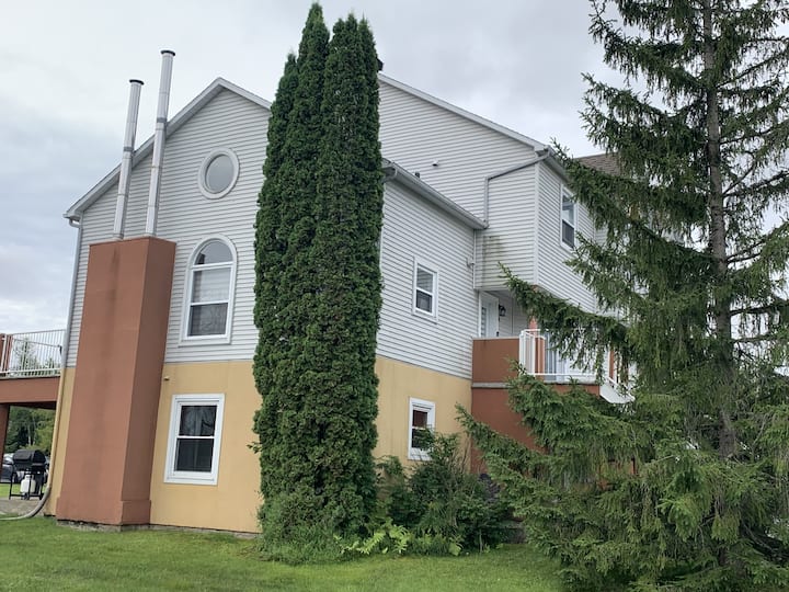 241-2302 Place Du Village - Magog