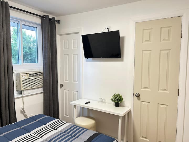 Romantic Plateau Mont-royal Escape • Studio • 1bd - Montreal