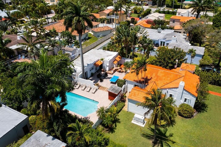 Hollywood Beach Huge Luxury Beach Villa W/pool - Hollywood, FL