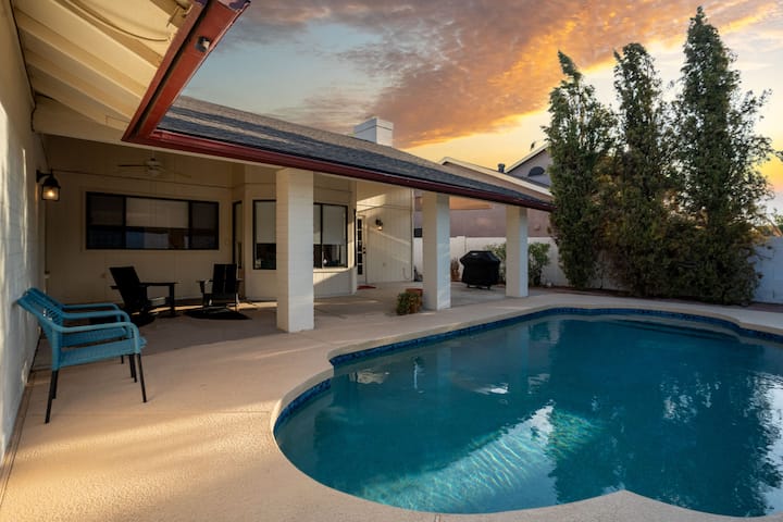 Comfy Suburban Family Home - Tempe, AZ